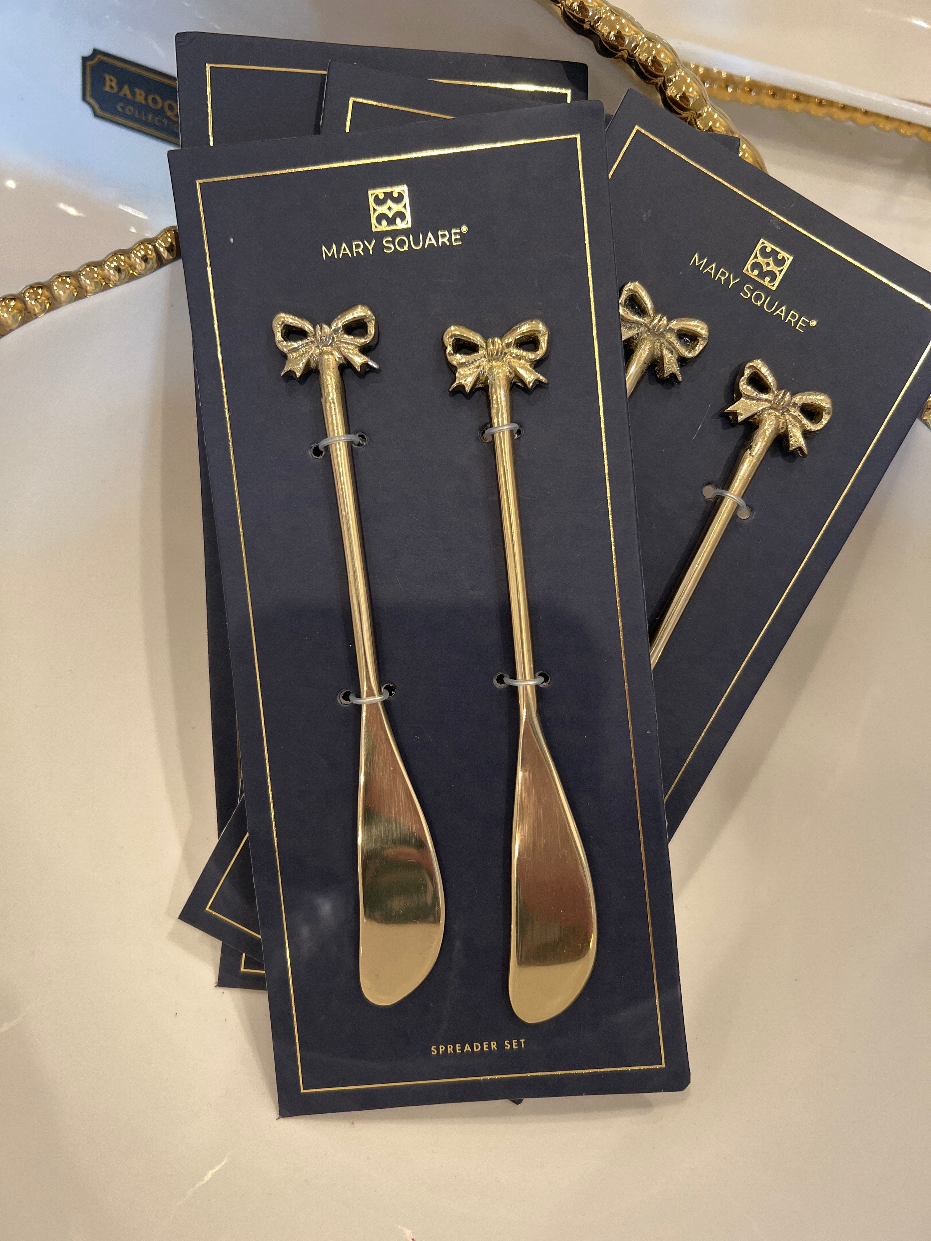 Spreader Set Bow – Brick and Row